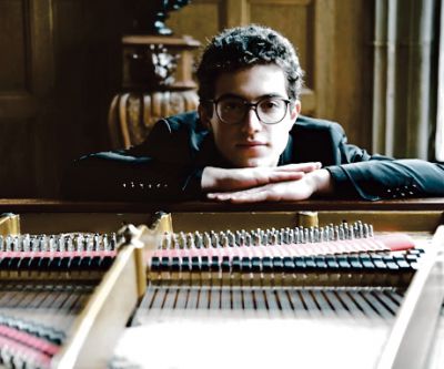 Ausnahme-Pianist Samuel Elias Meller bei der Salonkonzert-Matinée im ...