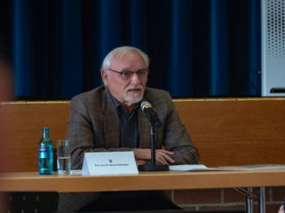 Glashütten stellt sich seiner Geschichte: Buch zum Wirken von Dr ...