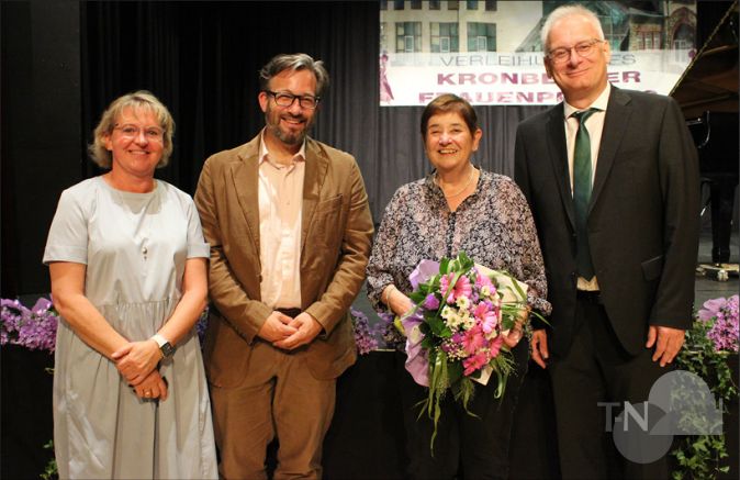 Für Teilhabe aller und gegen Ausgrenzung: Frauenpreis an Brigitte ...