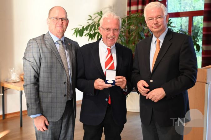 Dregger-Medaille für Gerd Krämer | Taunus-Nachrichten